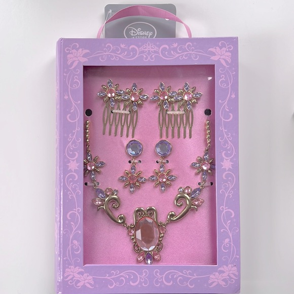 Disney | Accessories | Disney Rapunzel Collection Deluxe Accessory Set ...